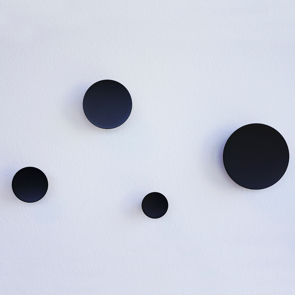 Stilfulde sorte knager og kroge til hjemmet